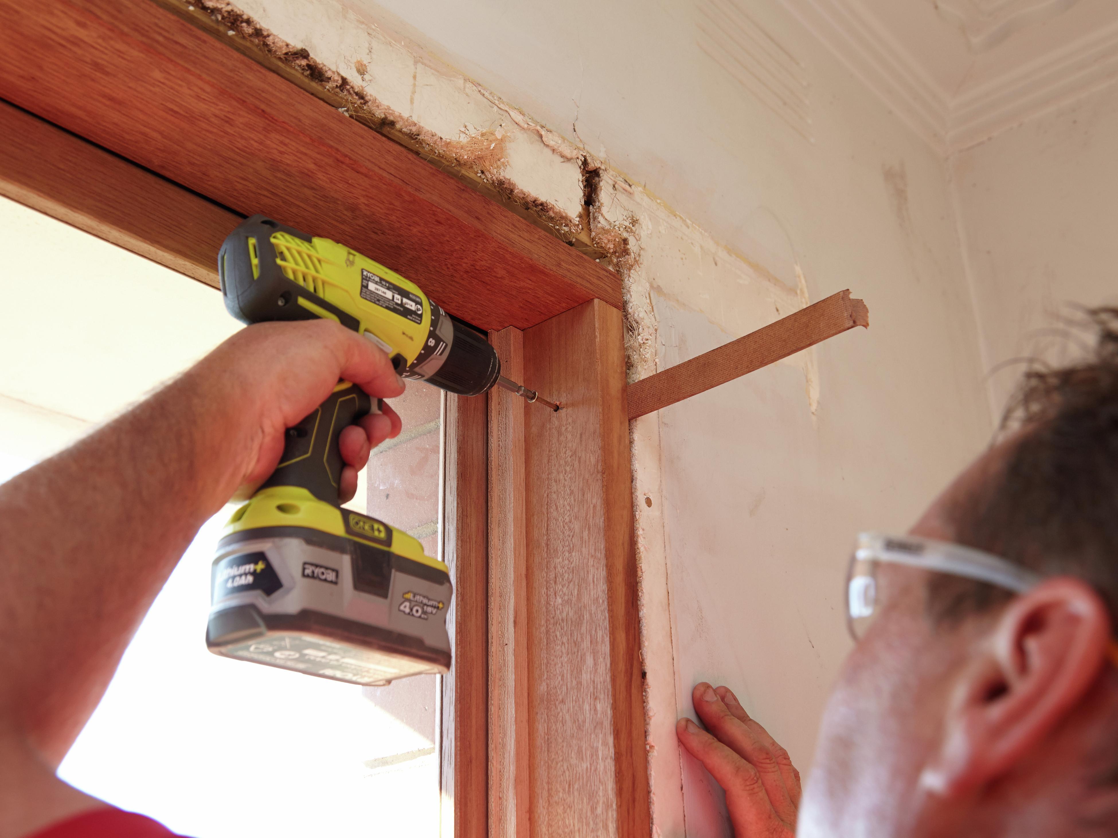 How To Install a Timber Awning Window - Bunnings Australia