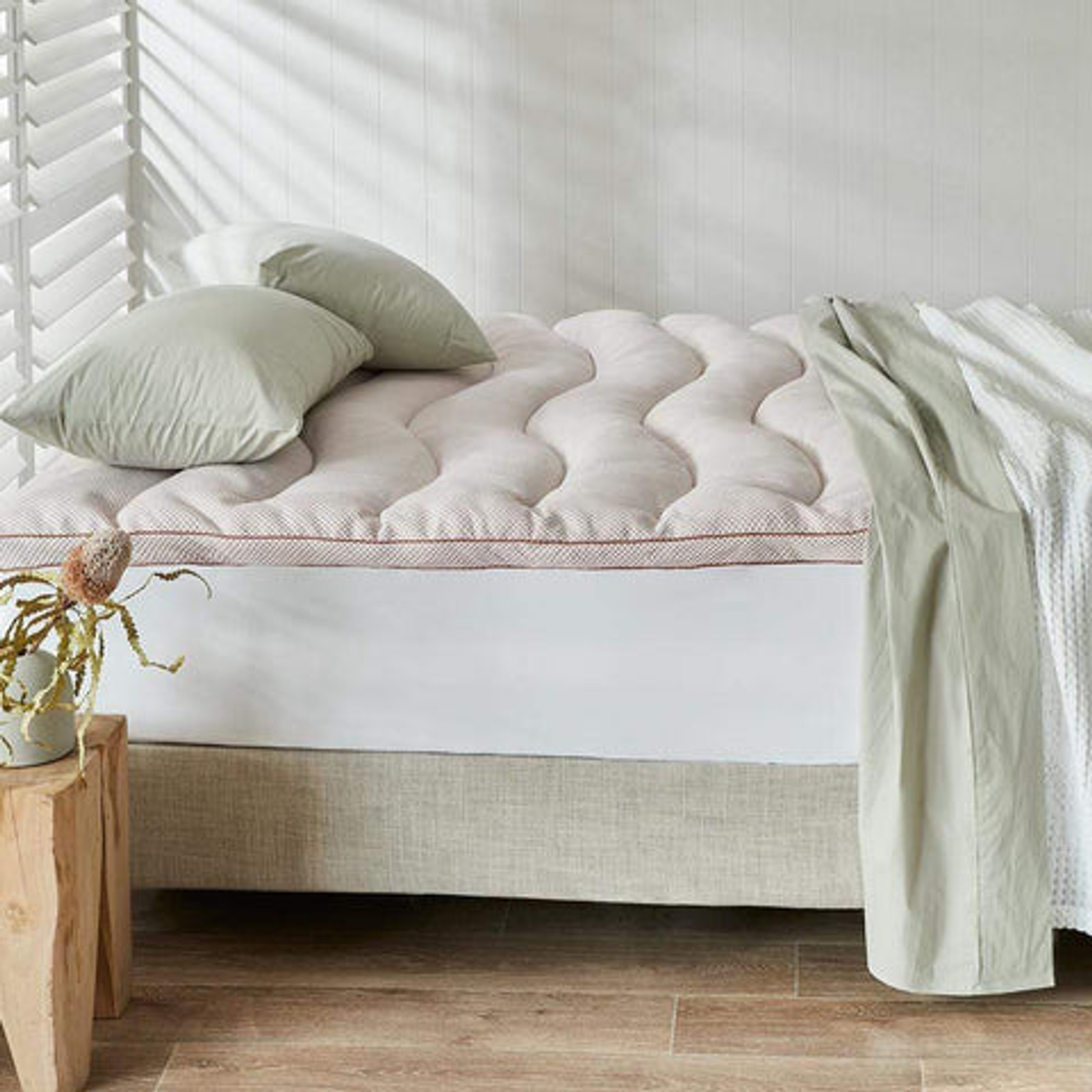 Deborah Hutton Pure Balance Copper Mattress Topper Queen - Bunnings ...