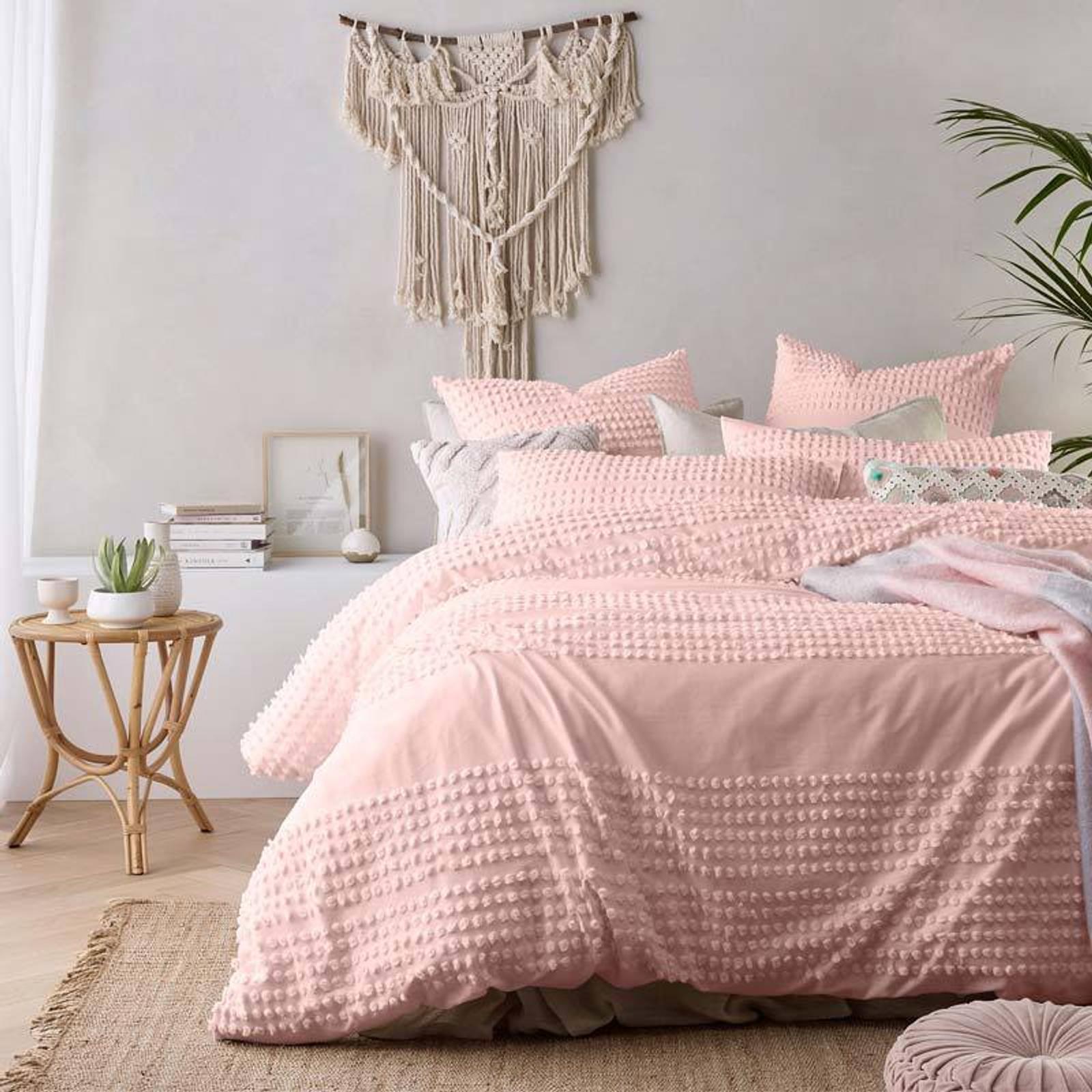 Vintage Design Betty Queen Blush Quilt Cover Set - Bunnings Australia