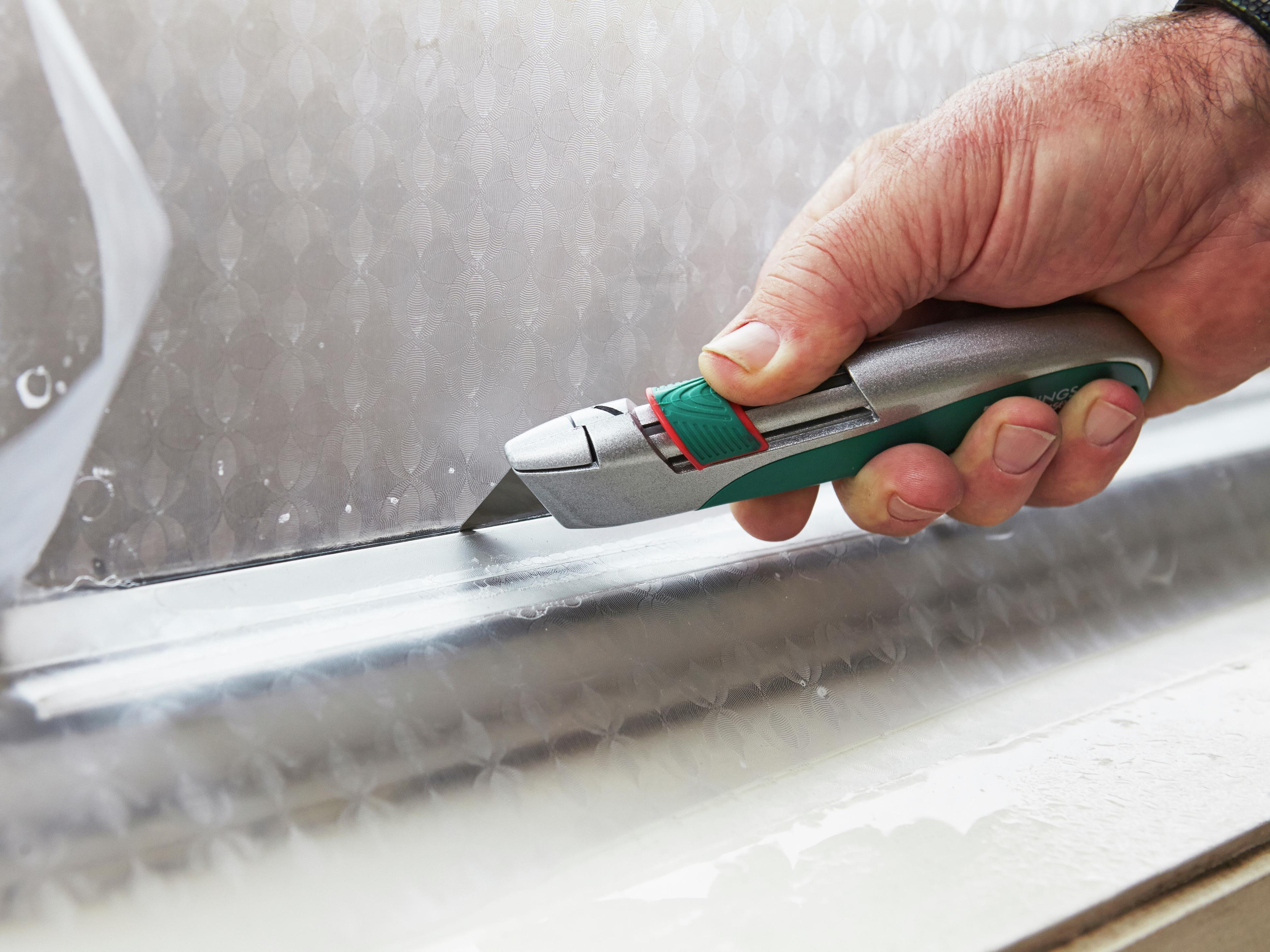 How To Frost Glass - D.I.Y. Advice - Bunnings Australia