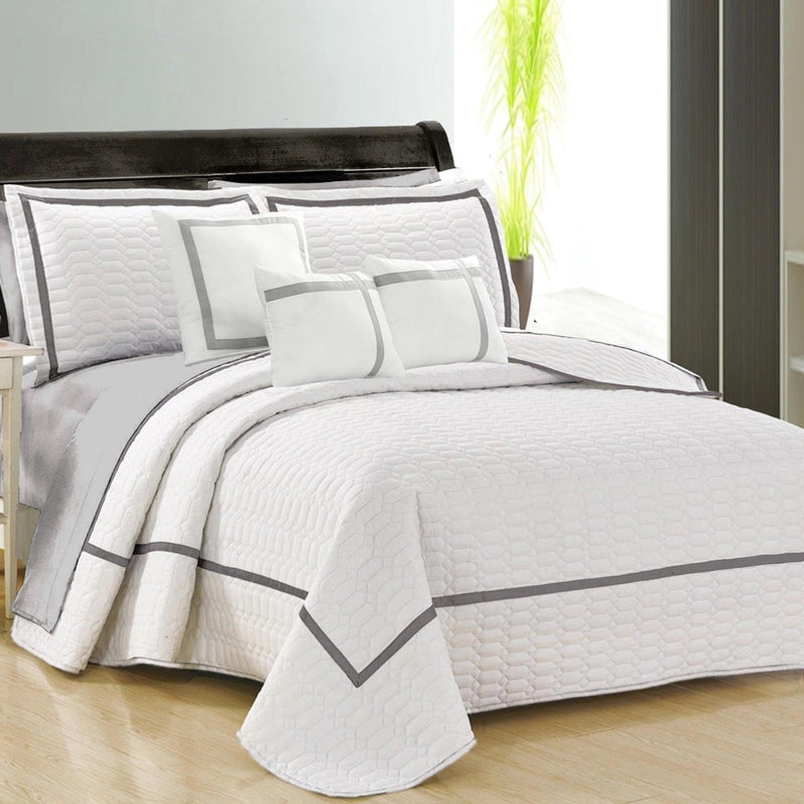 6pc Two-Tone Embossed Modern Comforter Set | King - White - Bunnings ...