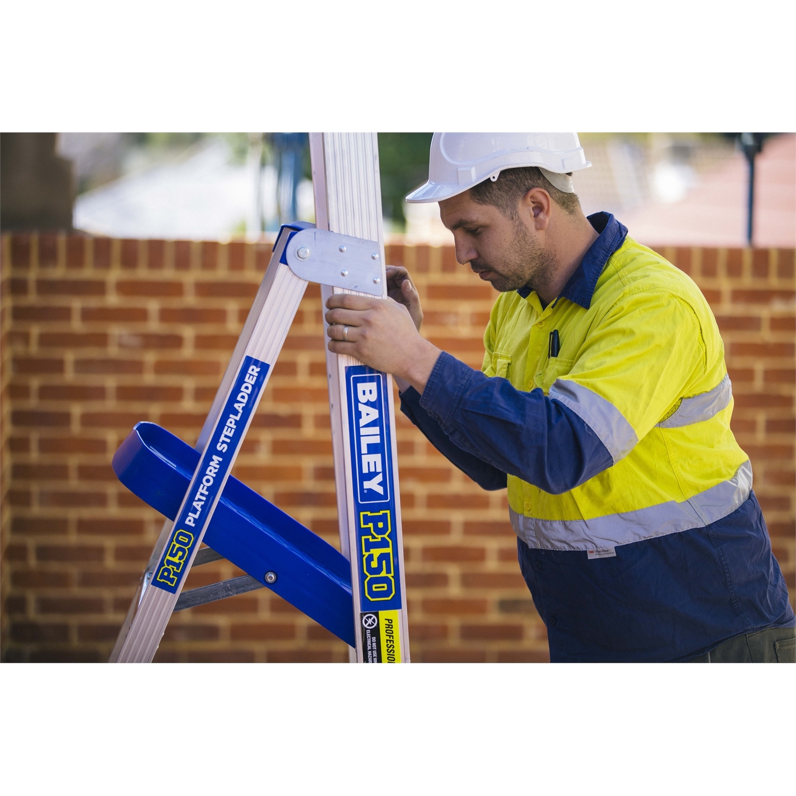 Bailey 1.8m 150kg Aluminium Platform Ladder - Bunnings Australia