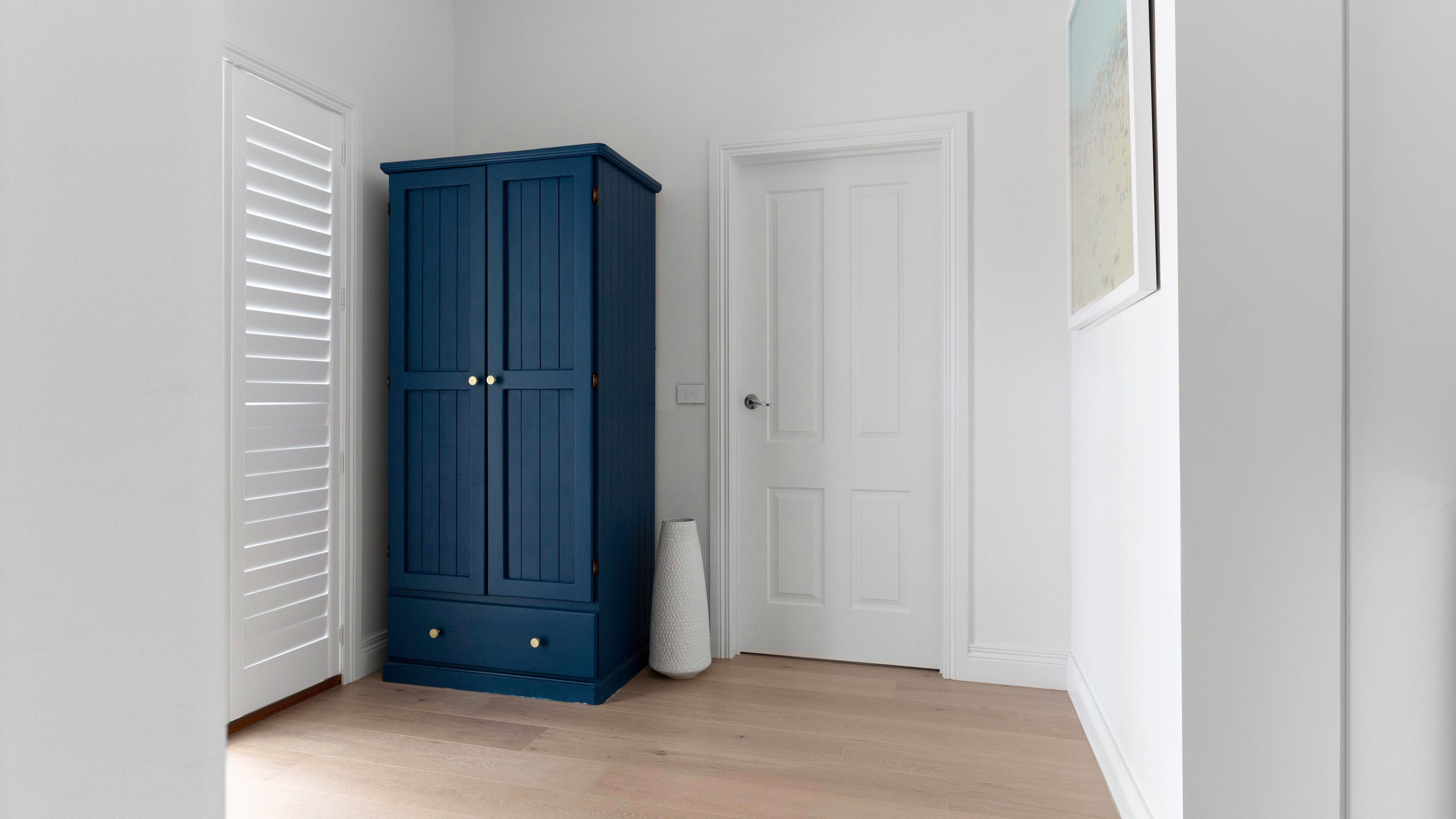How to Paint a Wardrobe - Bunnings Australia