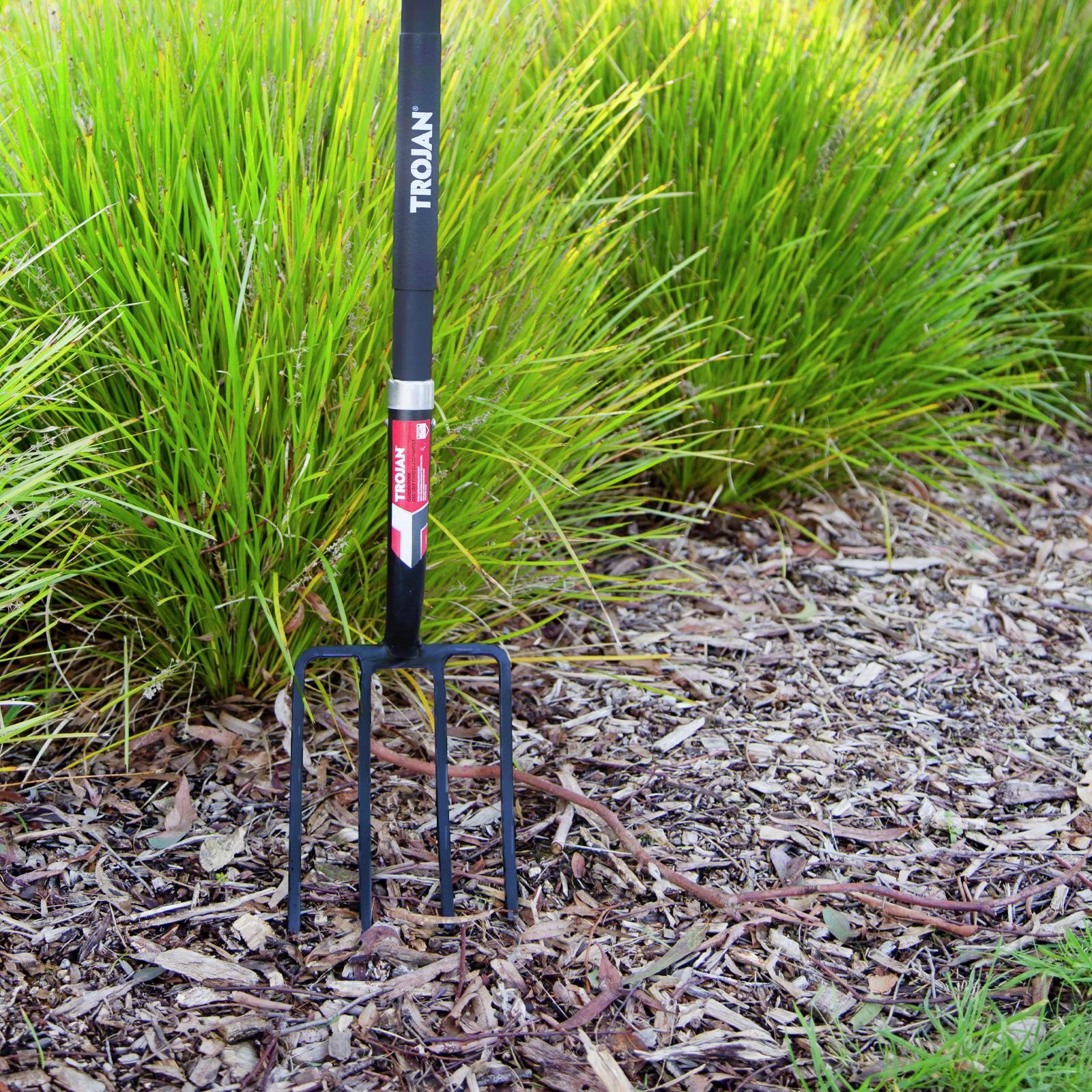 Trojan Fibreglass D Handle Garden Fork - Bunnings Australia
