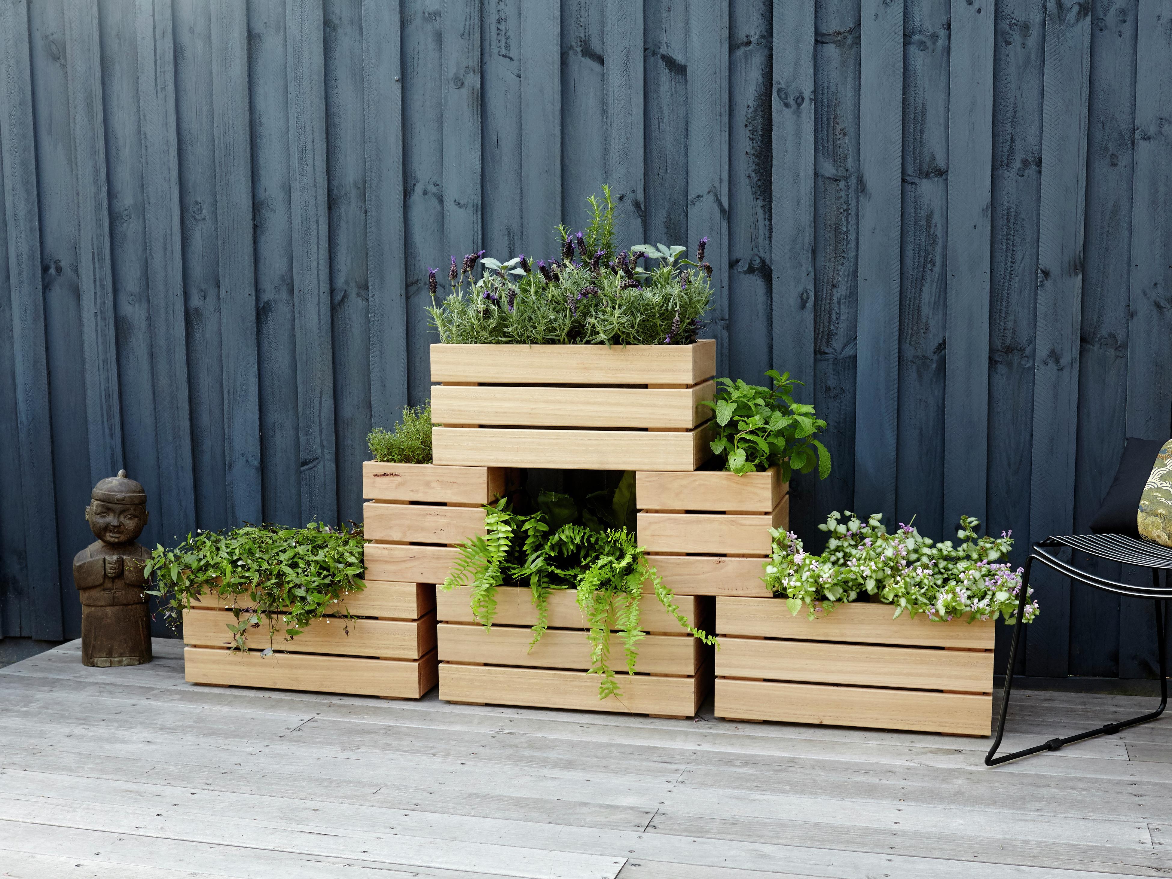How To Make Stackable Wooden Planters - Bunnings Australia